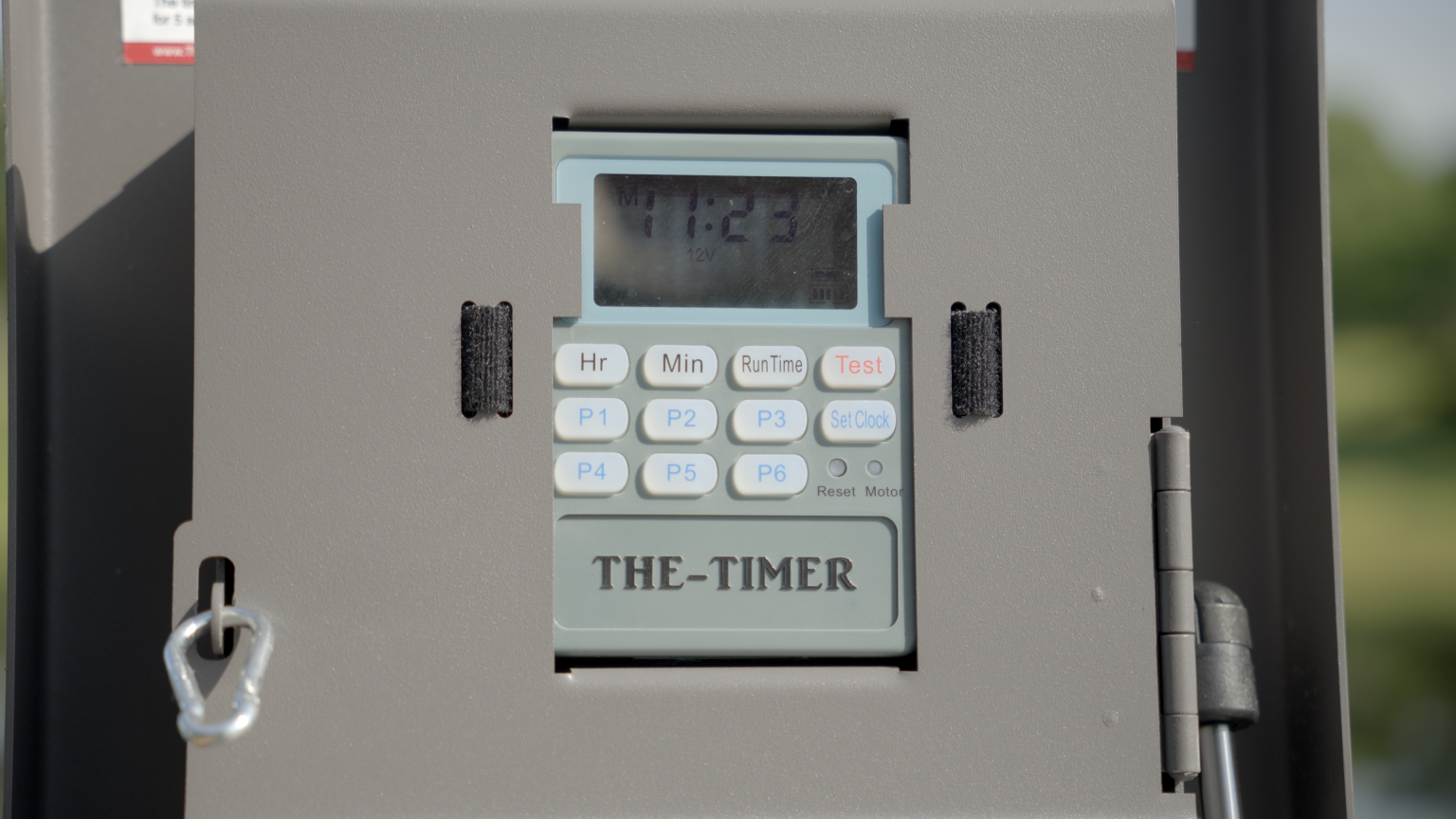 Choosing the Right Deer Feeder: Timed Protein Deer Feeders vs Free ...